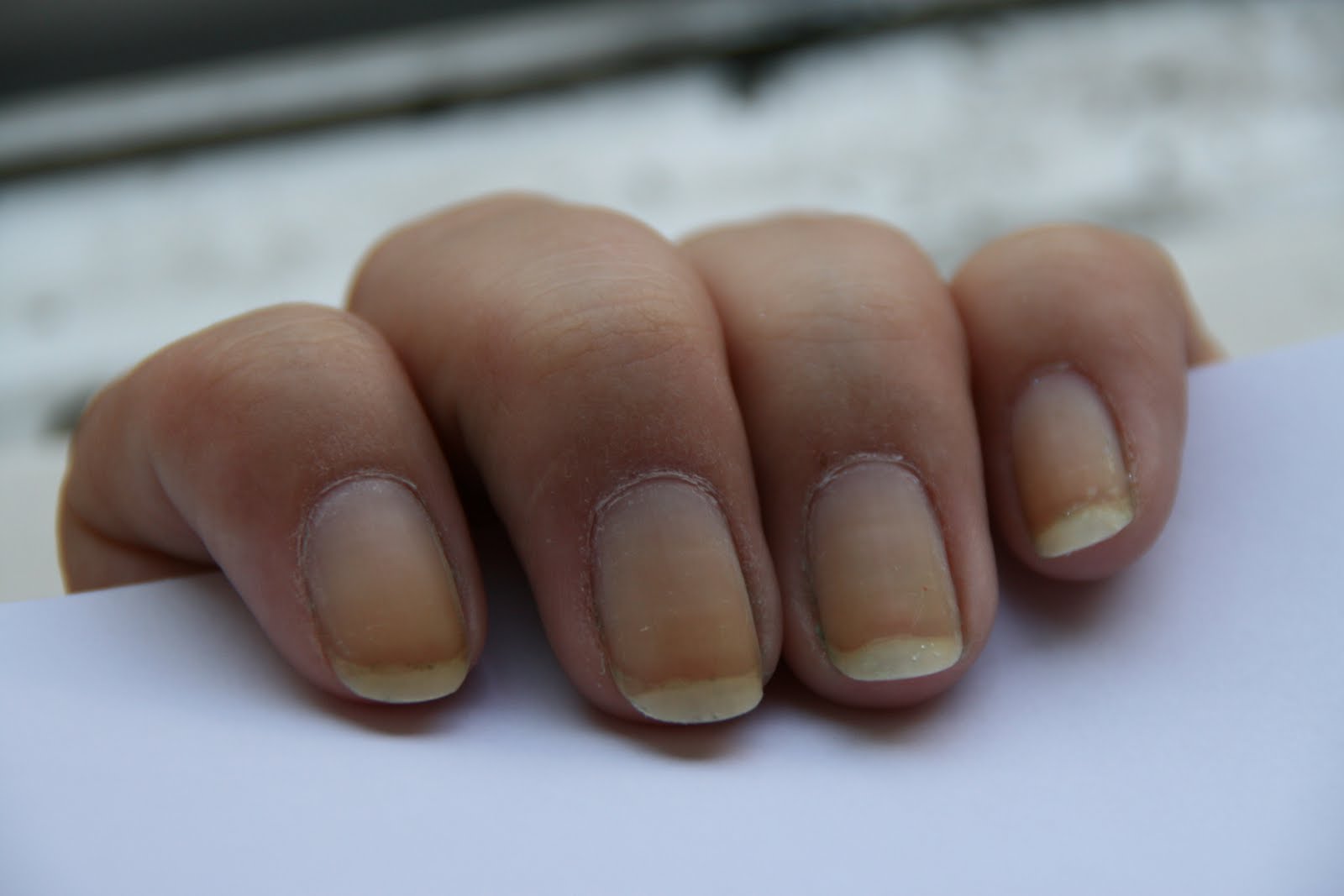 Negle Nymfer - En blog om neglelak: Test - misfarvede negle.